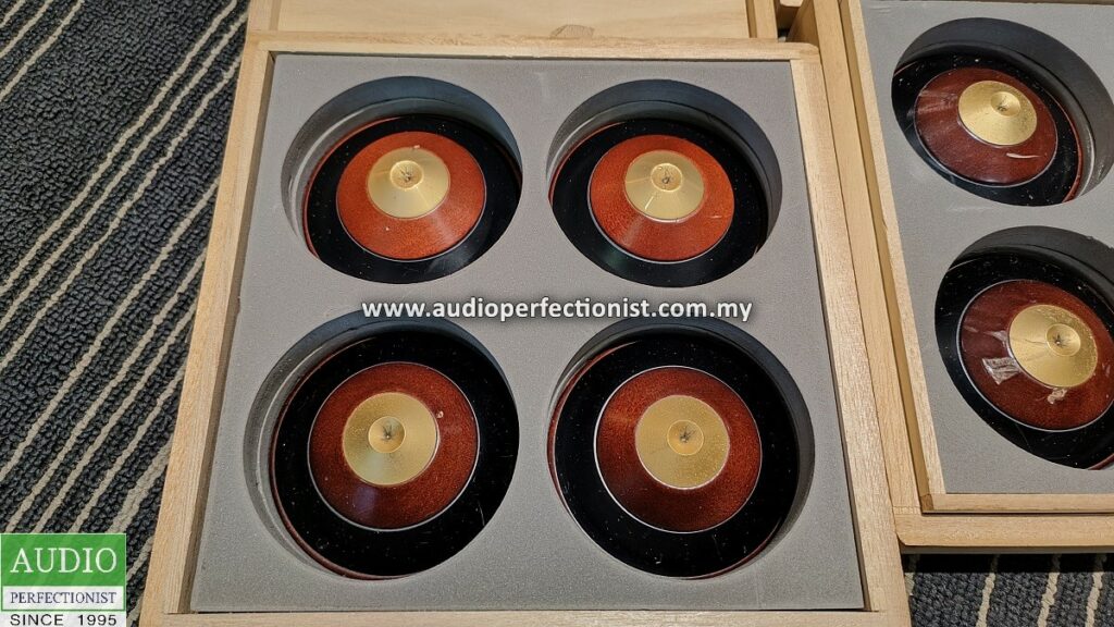 Harmonix RF-999MT Mk2 Real Focus Spike Bases | Audio Perfectionist